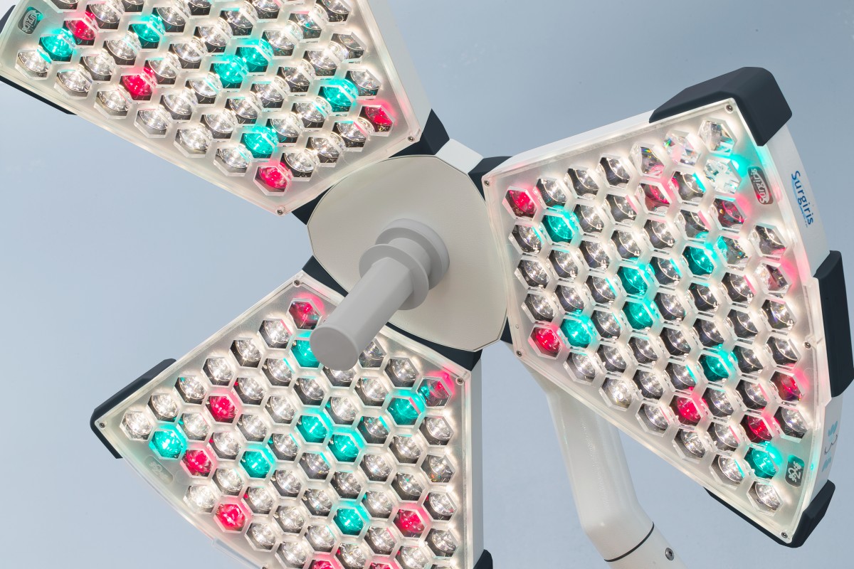 The difference between Halogen and LED operation light – TNT Medical